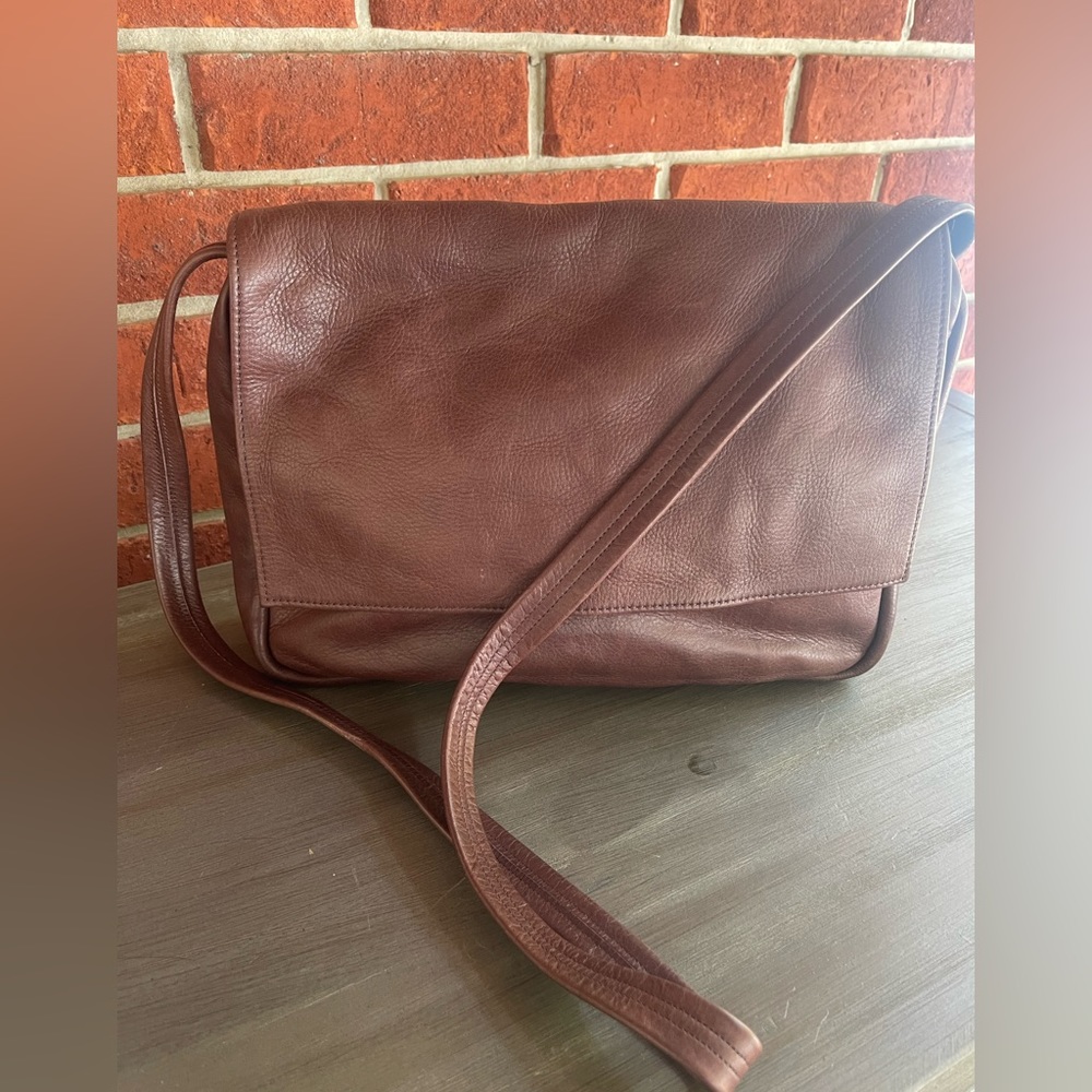 Sven No 413 Leather Classic Messenger Style Bag - Gem